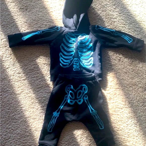 Old Navy | Matching Sets | Skeleton Sweat Suit For Toddler | Poshmark